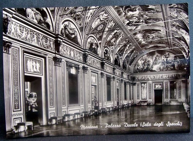 SALA DEGLI SPECCHI