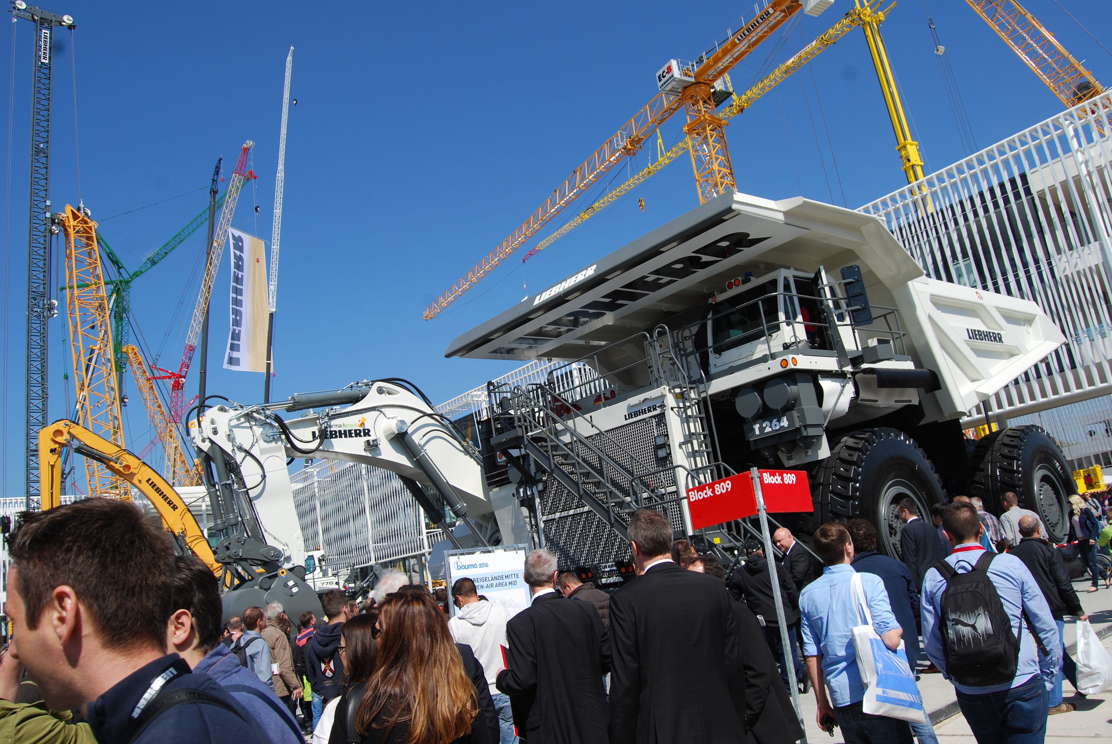 Liebherr Demonstrates "Ultra-Class"